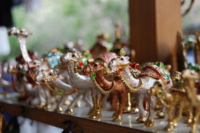 17 Best Pasalubong Souvenir Gifts from Dubai, UAE | Dubai OFW