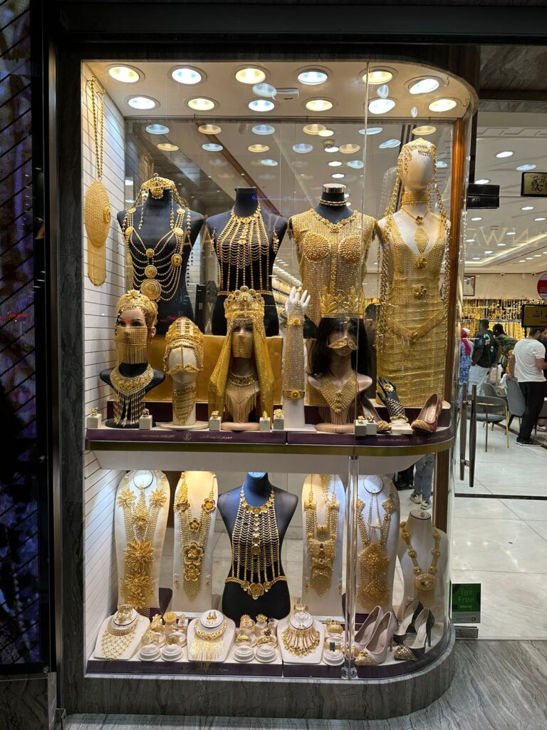 Meena Bazaar Dubai: Vibrant Market in Al Fahidi | Dubai OFW