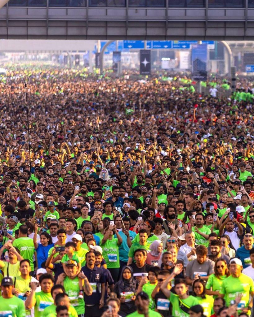 IN PHOTOS: HH Sheikh Hamdan Leads 278,000 Participants in Dubai Run ...
